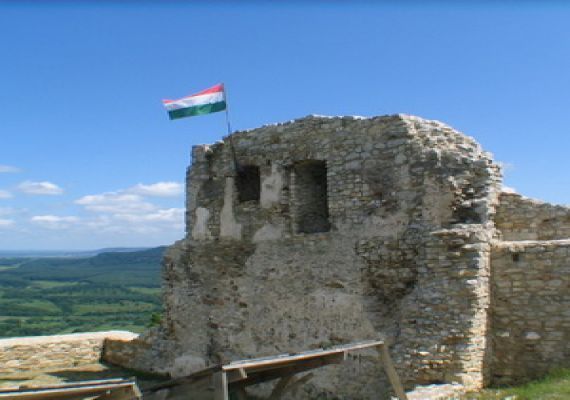 Rezi vár romjai, Rezi